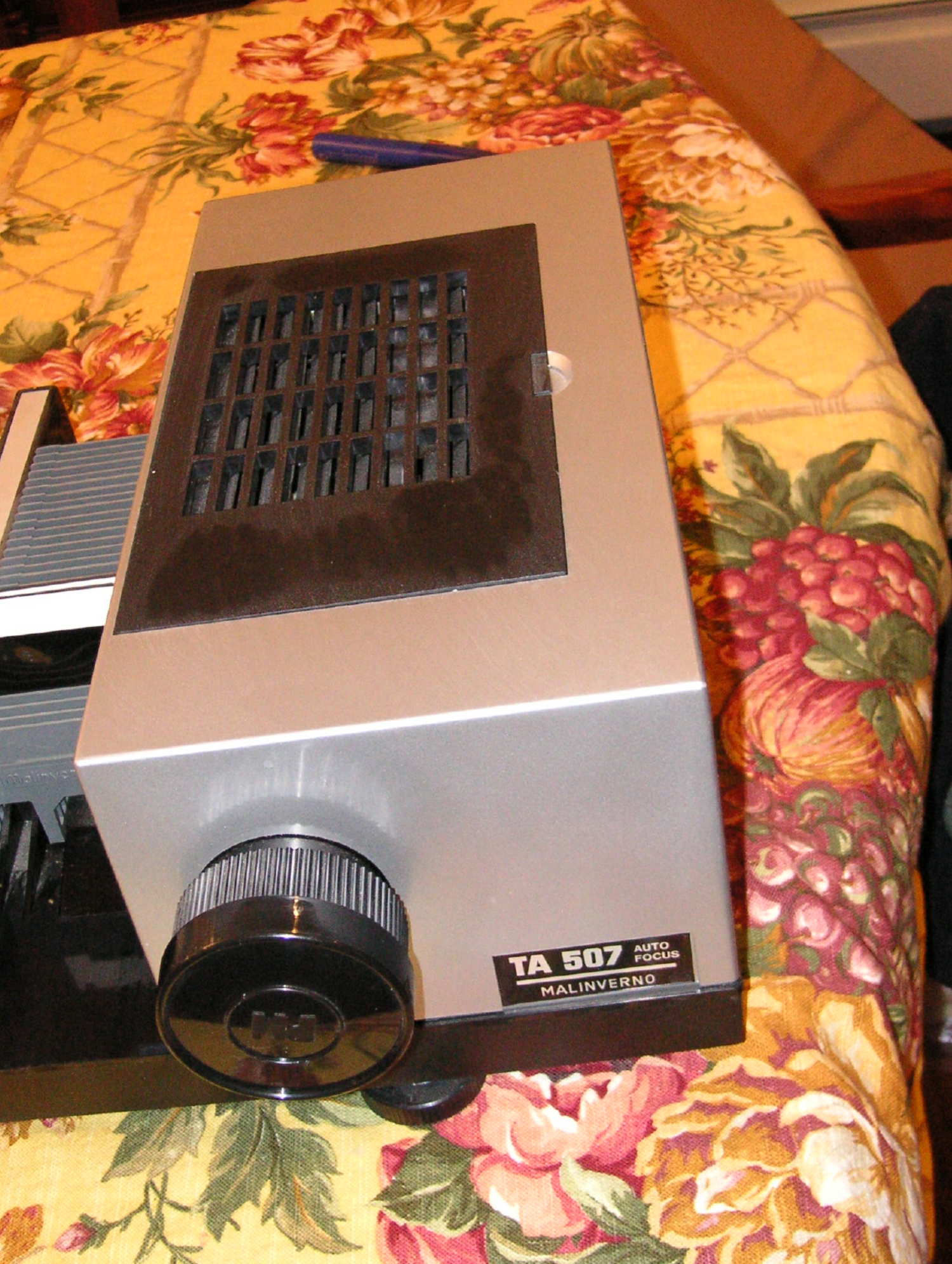 21/4 medium Format silde projector | Astromart